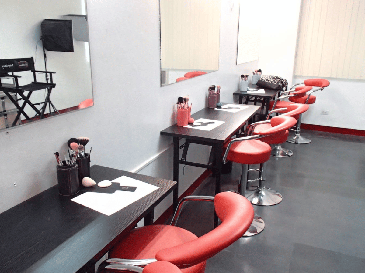 9 Innovative Cosmetic Event Ideas for Beauty Enthusiasts - Empowering ...